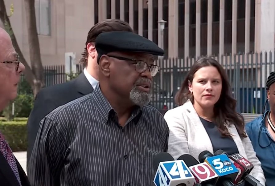 Έμεινε στη φυλακή άδικα για 48 χρόνια - Αθωώθηκε και τώρα δίνει μάχη με ...